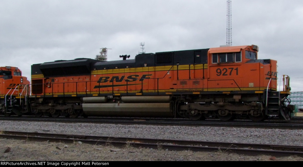 BNSF 9271